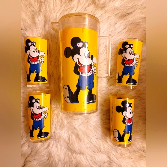 Disney | Dining | Vintage Disney Mickey Mouse Acrylic Pitcher And 4 ...